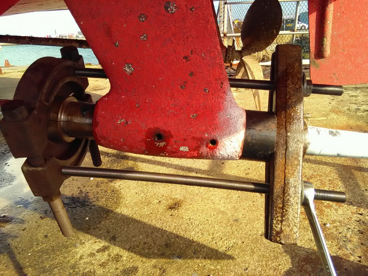 Cutlass bearing removal – Stuart Marine